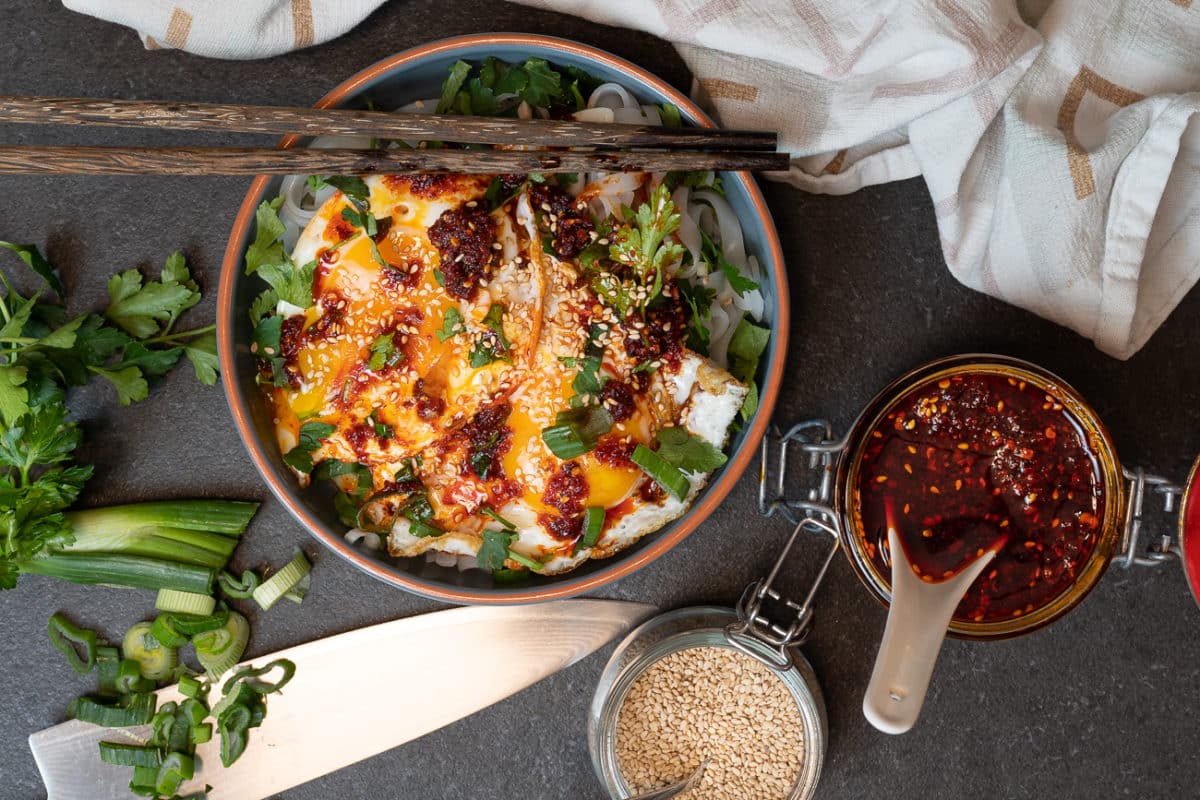 How to make Chinese Chili Oil - homemade chili oil recipe