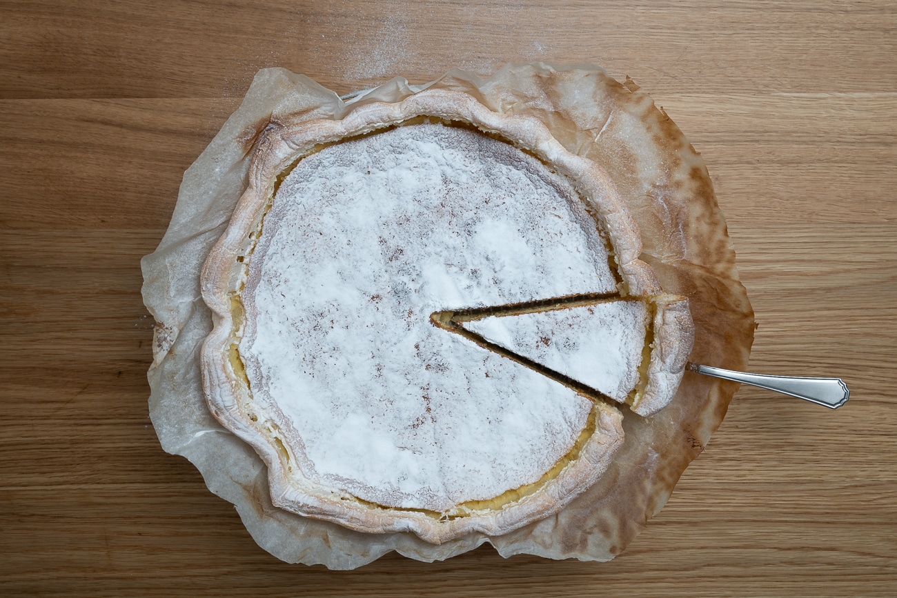 Lemony Easter Tart: a refreshing and yummy dessert for springtime
