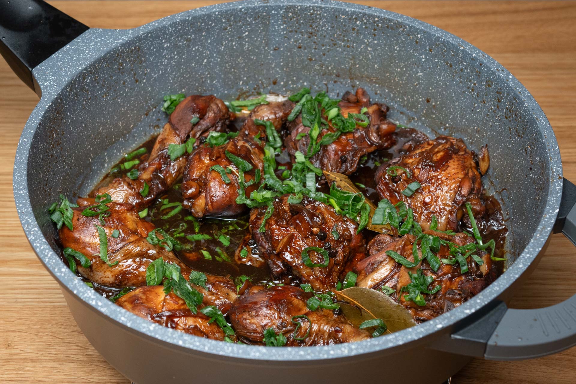Saute pan vs frying pan: The Difference and use cases
